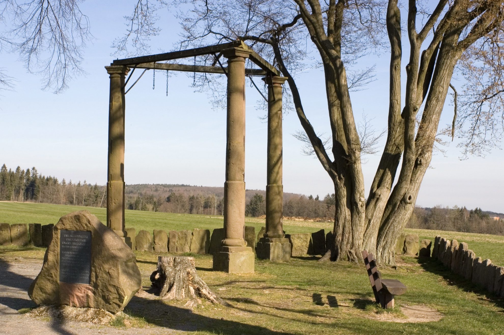 Spekulationen und Sagen um den Galgen im Odenwald – Stör•Signale